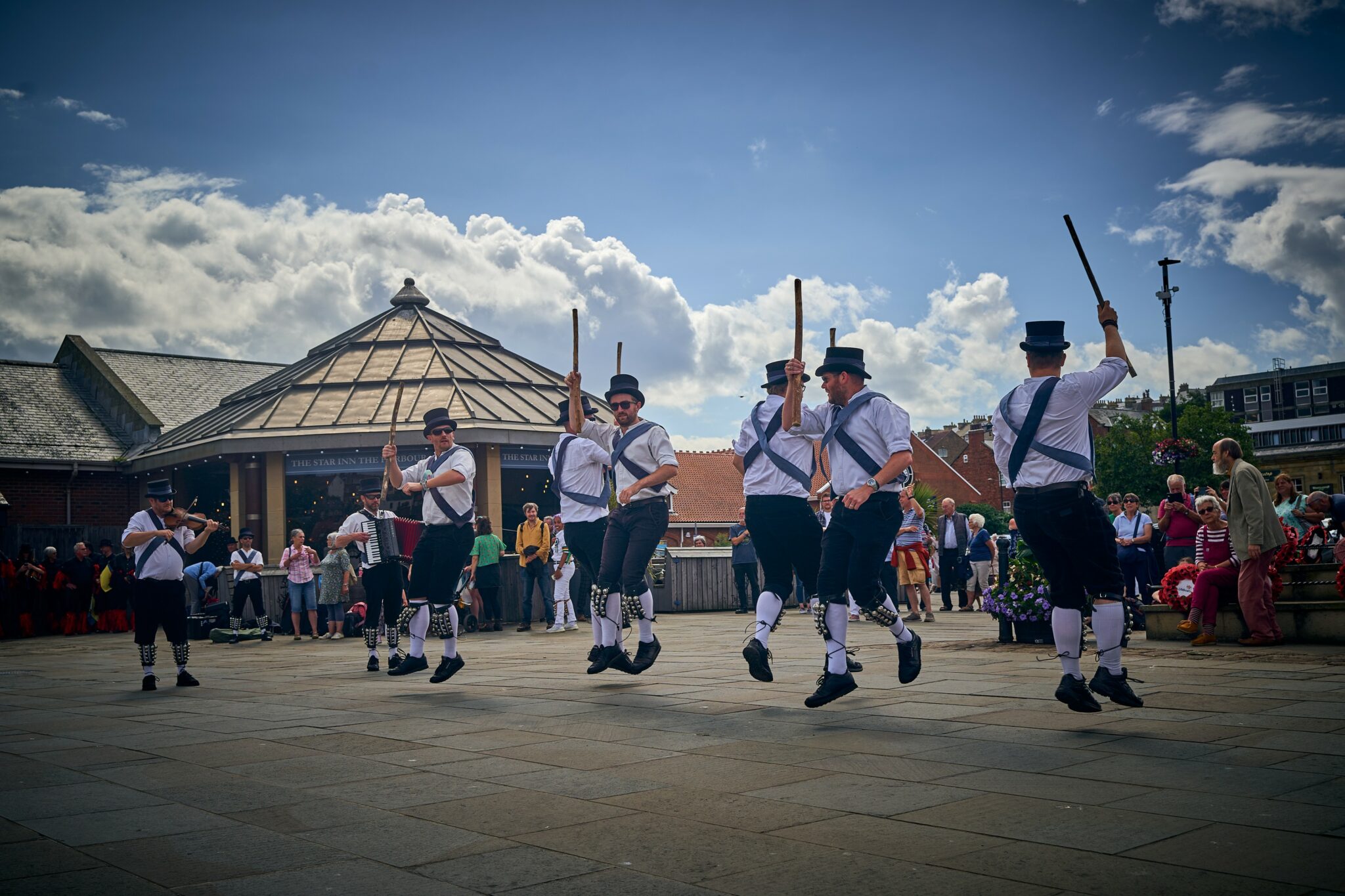 Five Rivers Morris – A Cotswold morris team from Sheffield